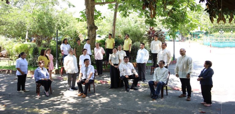 Homepage - Gloria Lacson Colleges